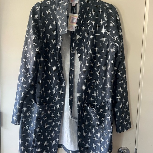 LuLaRoe | Jackets & Coats | Lularoe Cream And Navy Blue Gwen Blazer ...